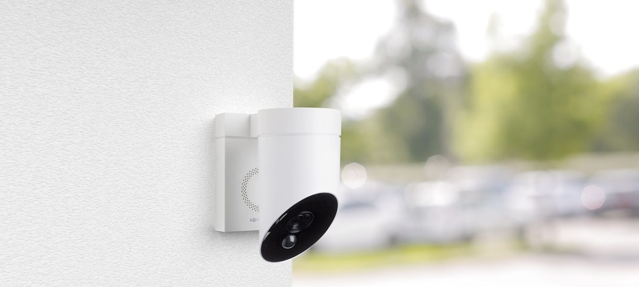 Somfy Protect OUTDOOR CAMERA bianca - Telecamera da esterno con sirena ...